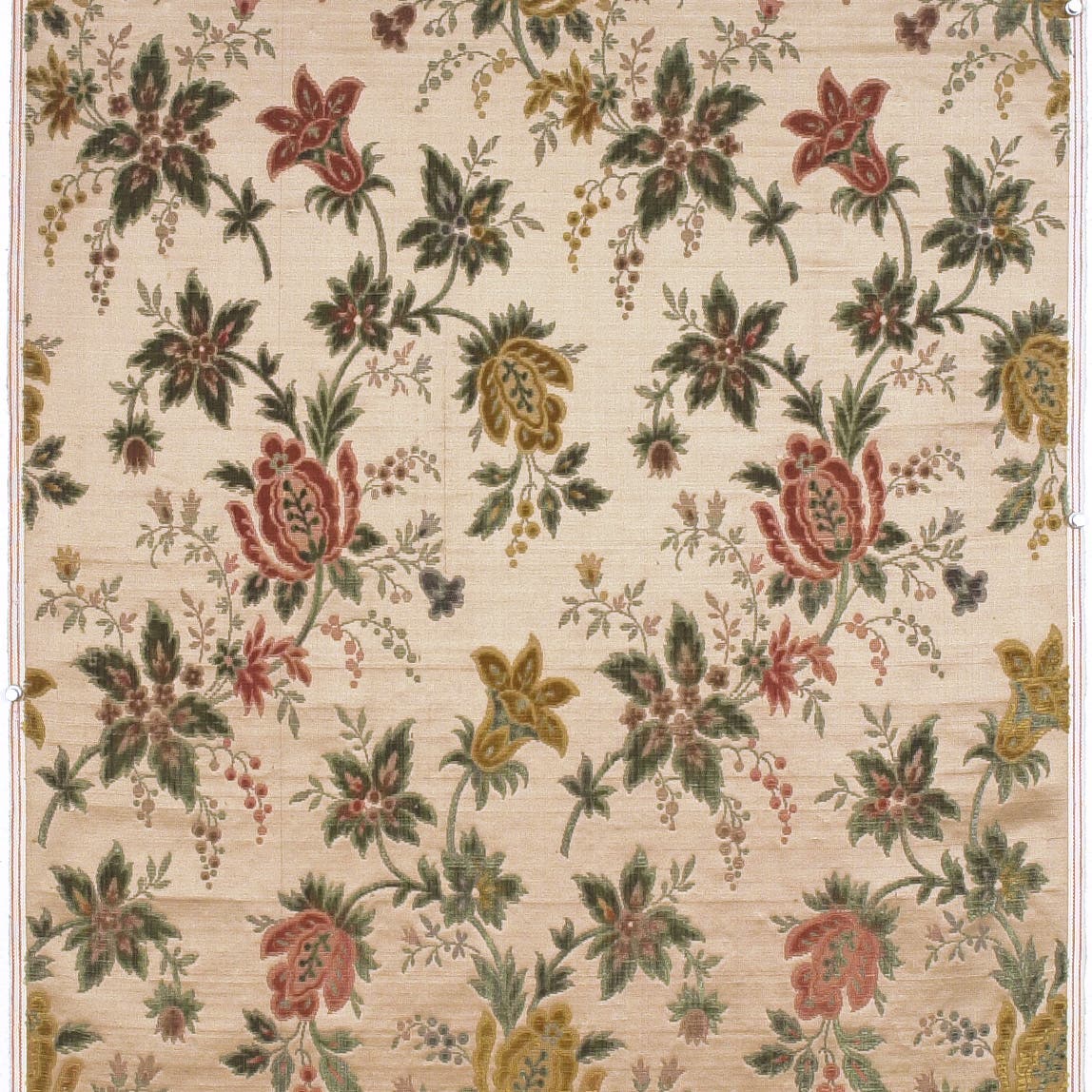 Giorgione ancien. Hand woven figured velvet. Rubelli